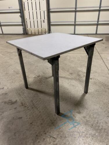 (5) Square Table 32 x32