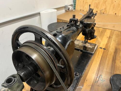 Singer Class 7 Sewing Machine with Table