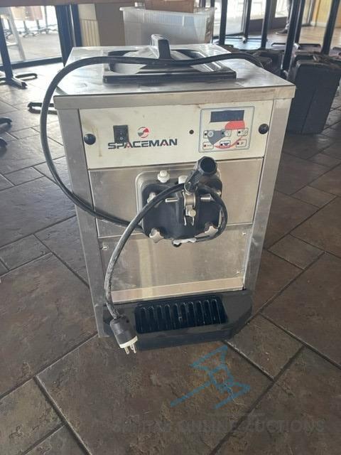 Spaceman Soft Serve Counter Machine