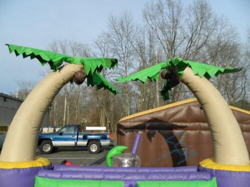 Inflatable Tiki Bar (Games to Go)